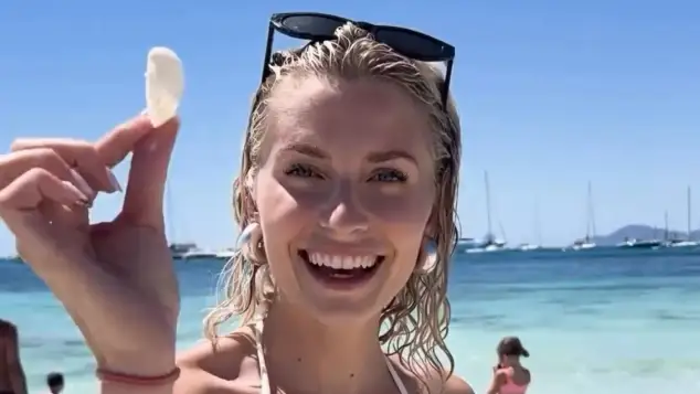 Lena Gercke zeigt Traumbody im knappen Bikini