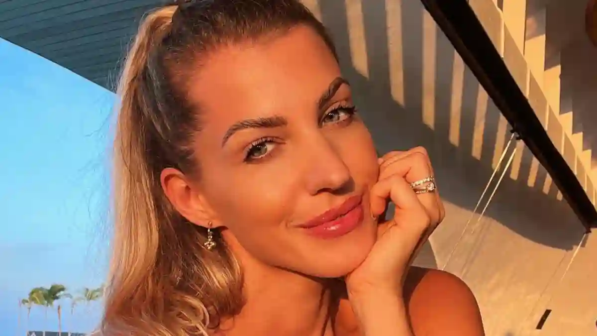 Sarah Harrison: Steckbrief, News und Bilder | Promipool