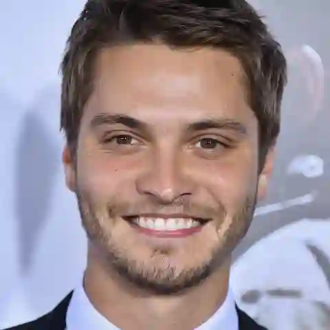 Luke Grimes • Profil, Steckbrief, Bilder & News • Promipool.de