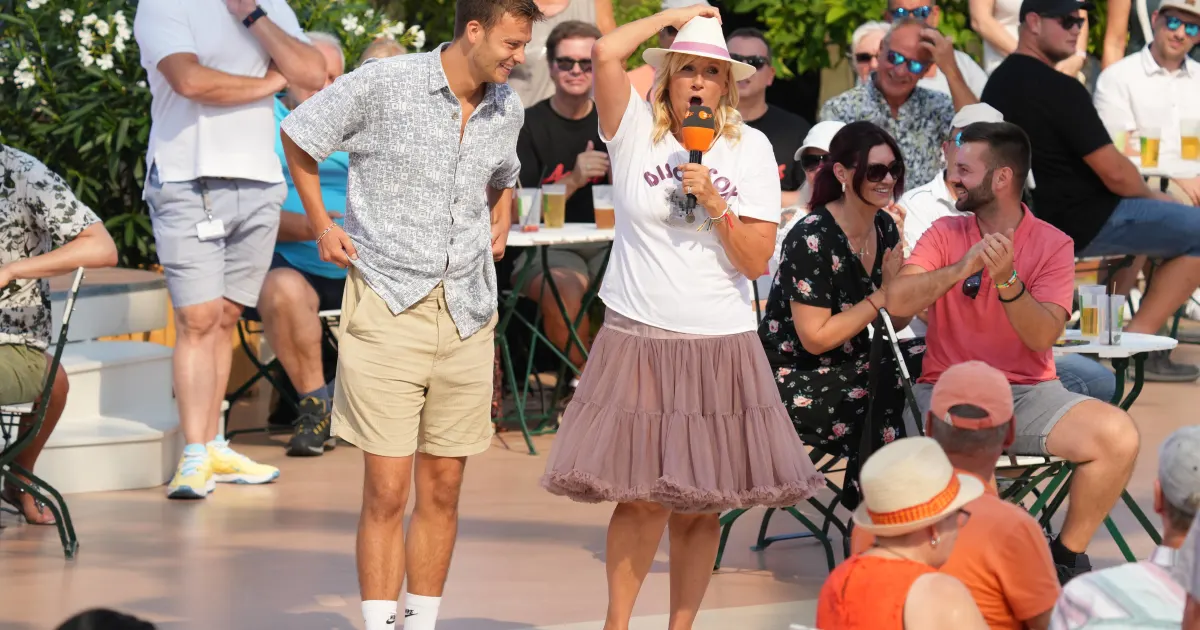 Mode-Fail im "Fernsehgarten"? Fans machen sich über Kiwi lustig