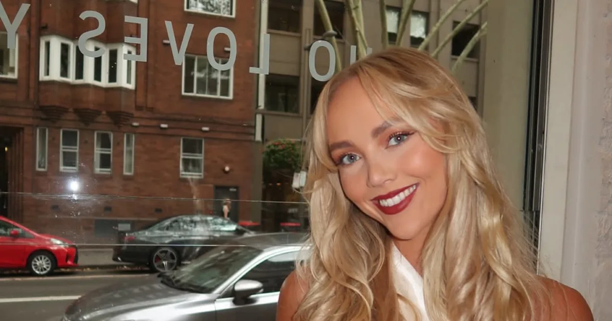 Annie Knight als heißes Cowgirl: Wer kann dem OF-Star widerstehen