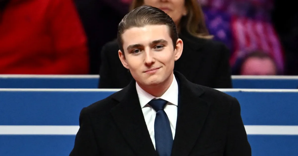 Lippenleser enthüllt: DAS hat Barron Trump Joe Biden zugeflüstert