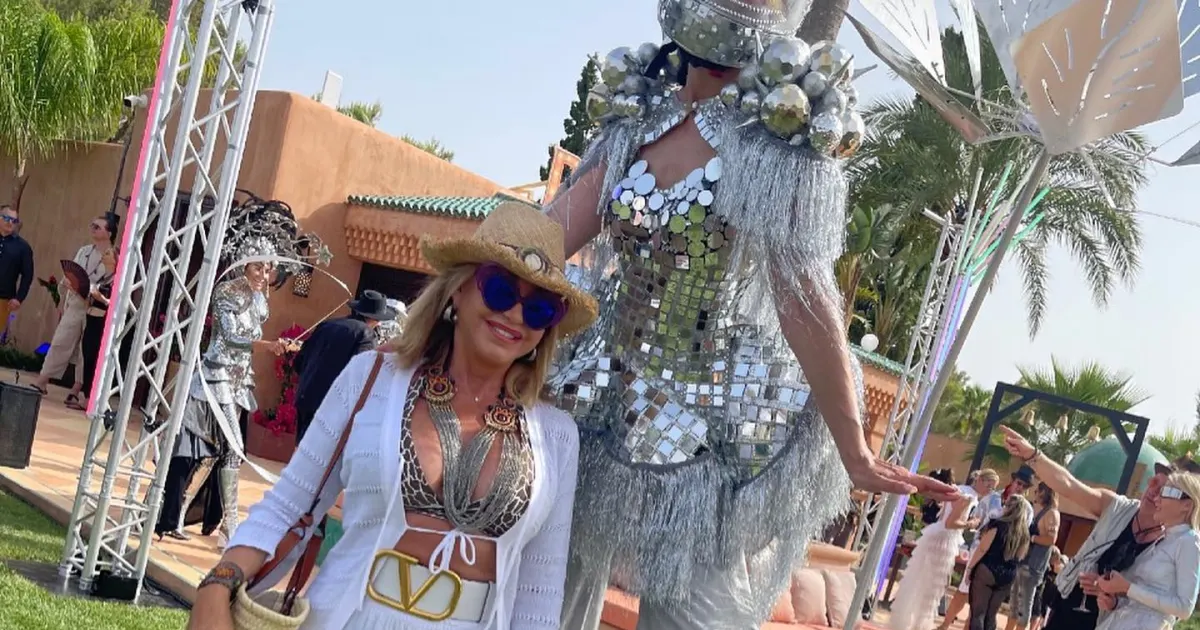 „Nicht nur N*ckte, die rumlaufen“: Carmen Geiss' Festival-Look