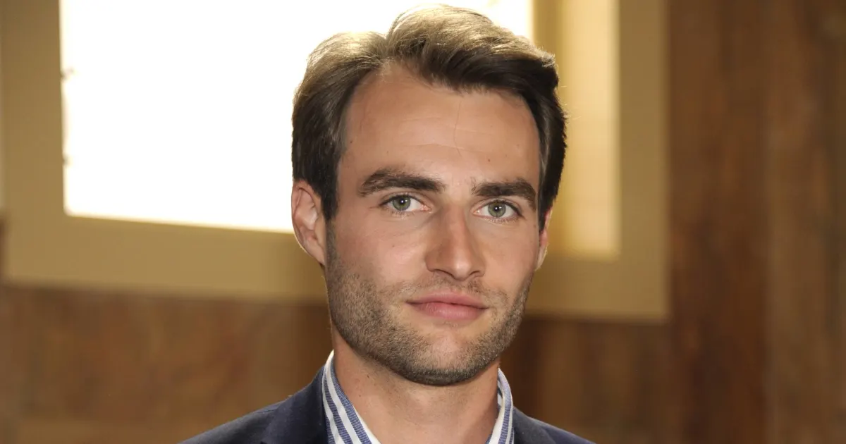 Dieser „Doktor Ballouz“-Star spielte Fiesling in Kult-Serie