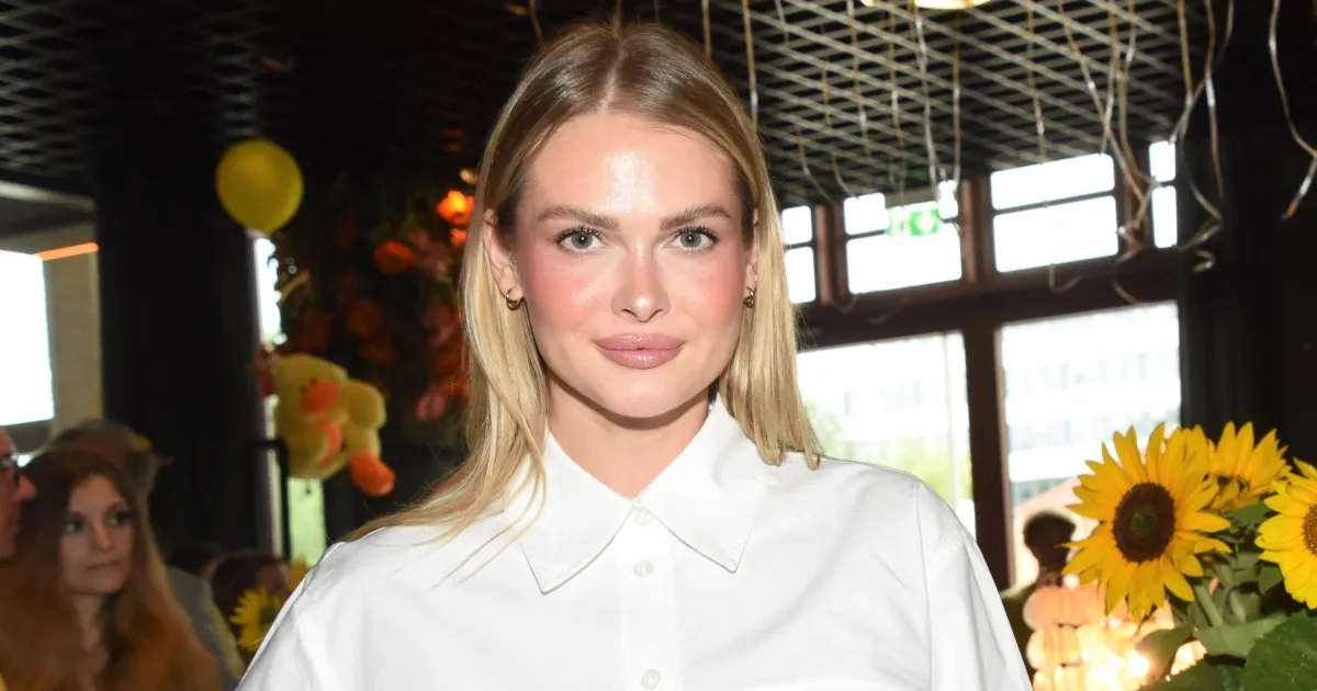 Darya Strelnikova ganz natürlich: GNTM-Star zeigt Schuppenflechte