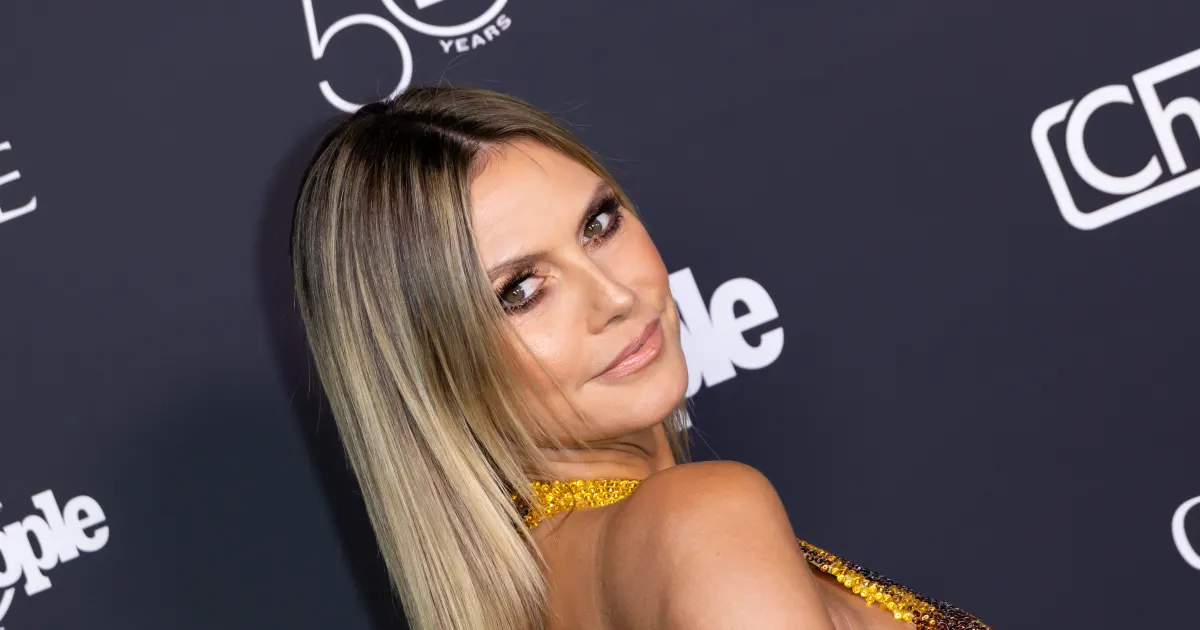 In transparenter Korsage: Heidi Klum zeigt XXL-Dekolleté