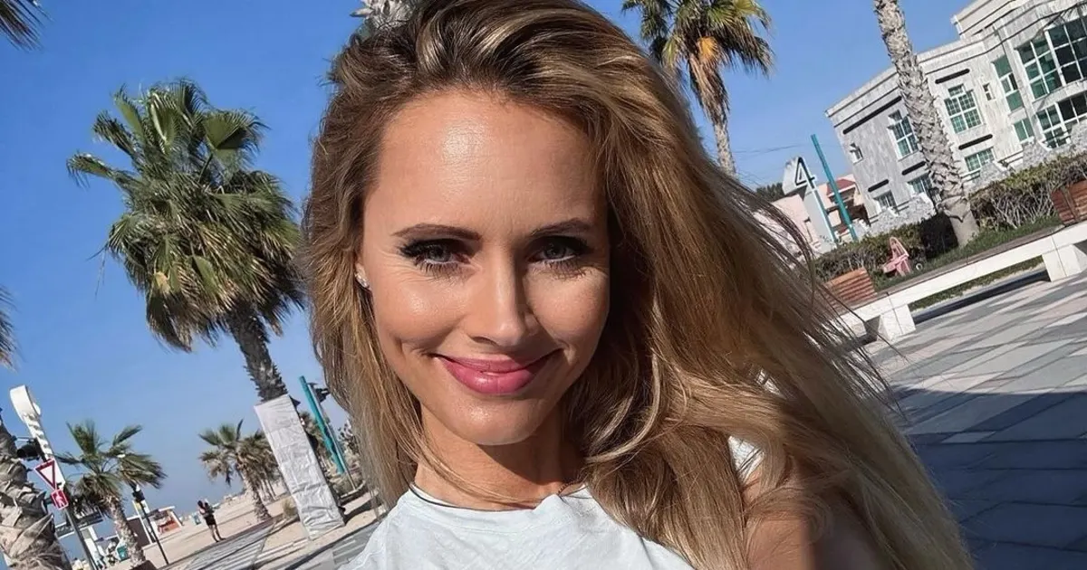 "Steif wie ein Strohhalm": Schlager-Star Jenice zeigt Strand-Clip