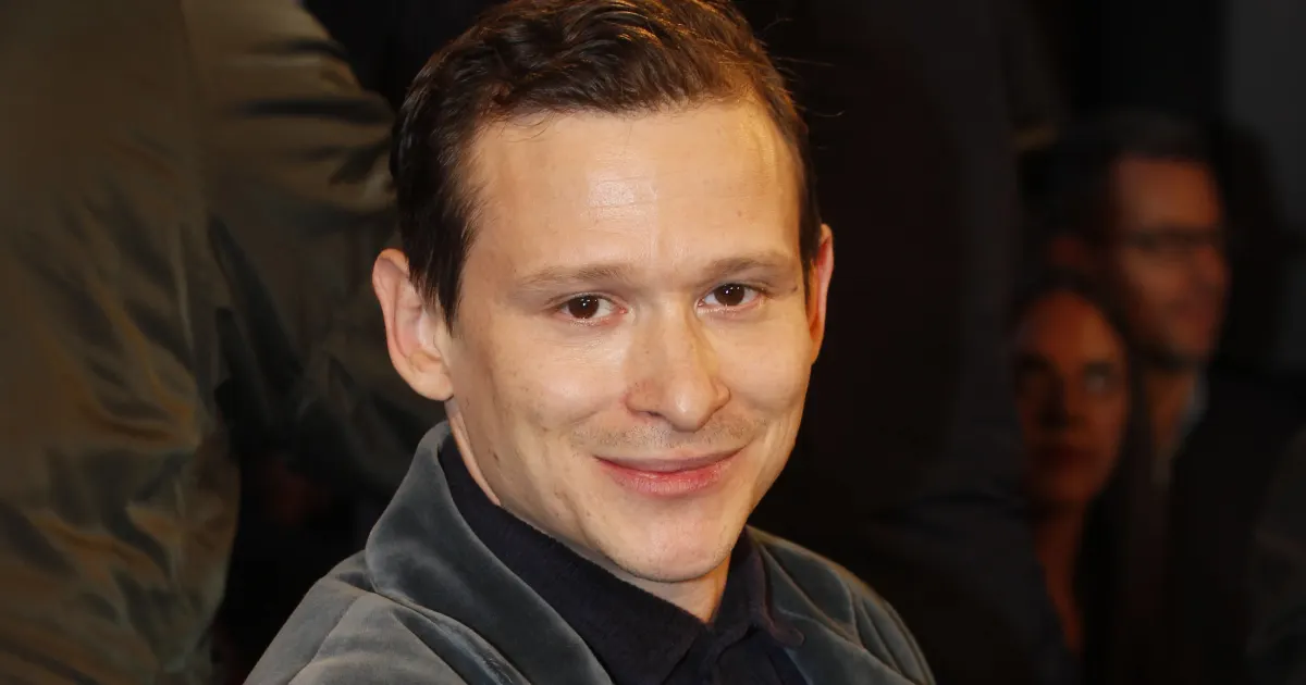 Neue ARD-Serie "Kafka": Das ist Hauptdarsteller Joel Basman