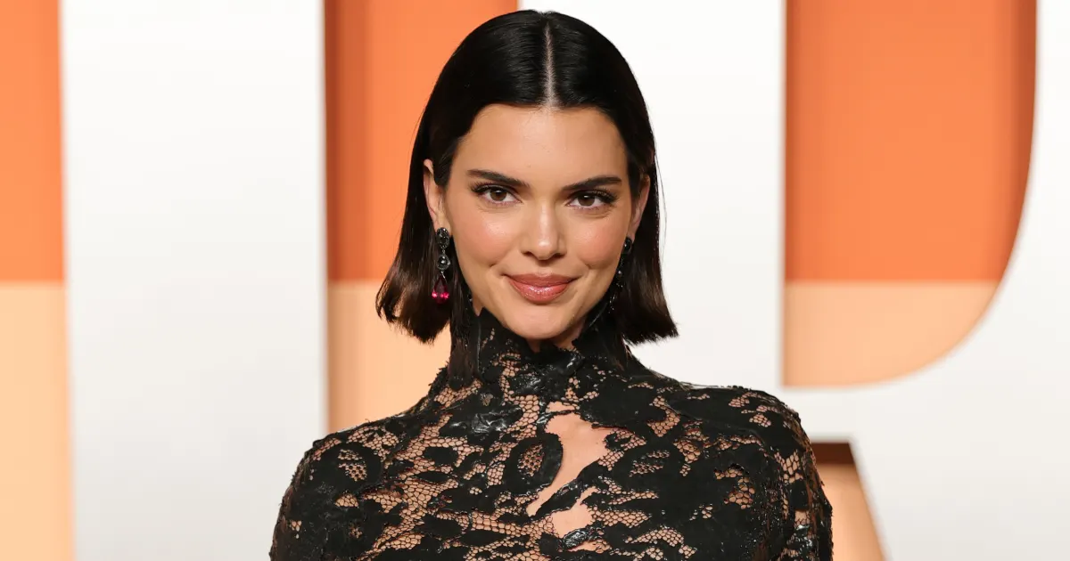 Kendall Jenner begeistert im knappen Tanga-Bikini
