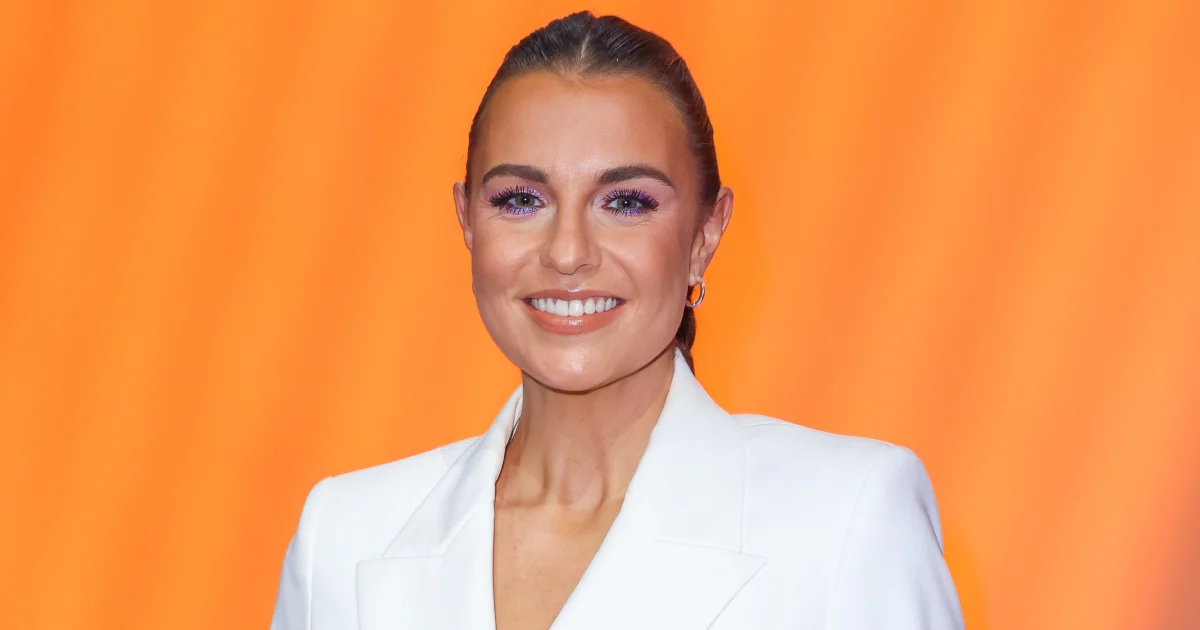 Laura Wontorra in kurzen Shorts: Ihre Beine machen jeden schwach