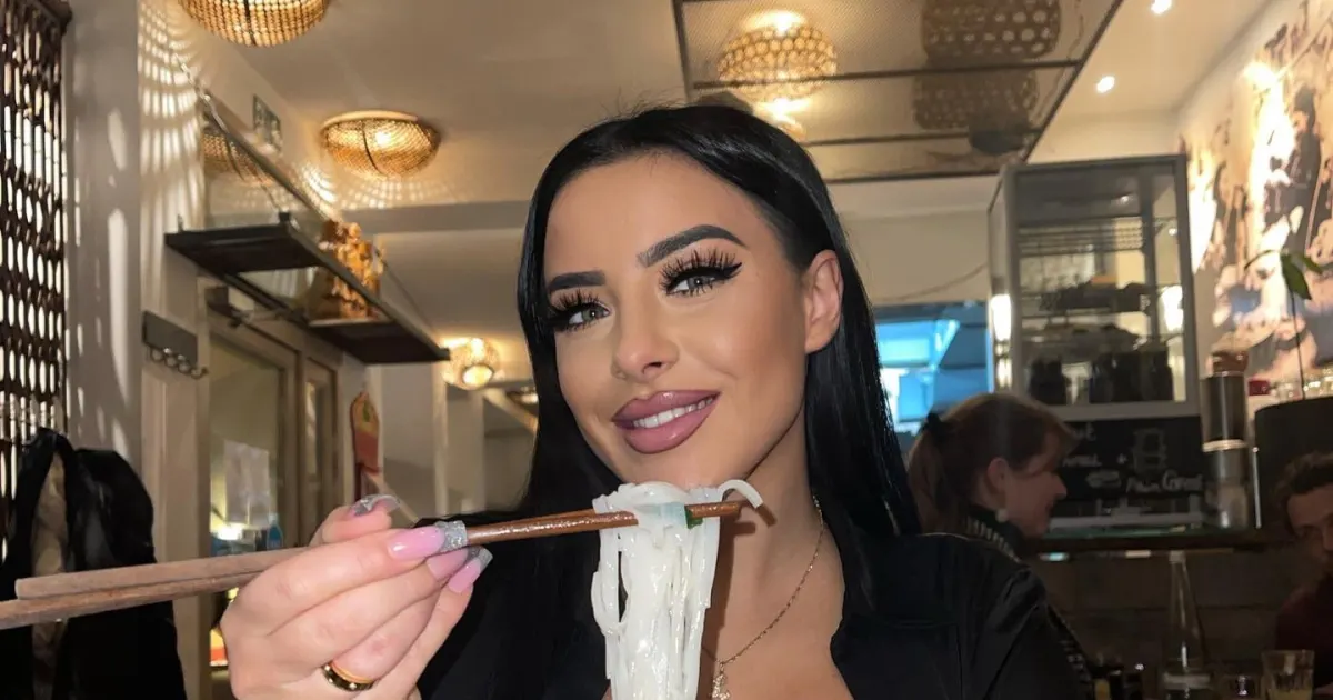 Dschungelcamp-Star Leyla Lahouar: So sah sie vor Nasen-OP aus