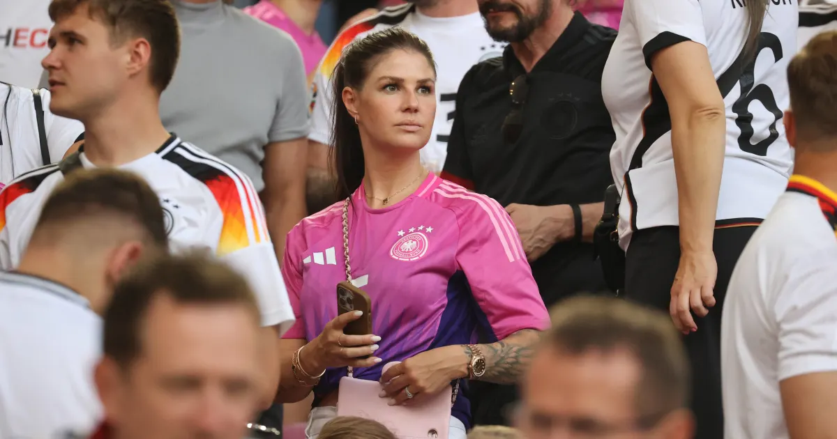 Joshua Kimmich Frau und Kinder: DAS ist seine süße Familie