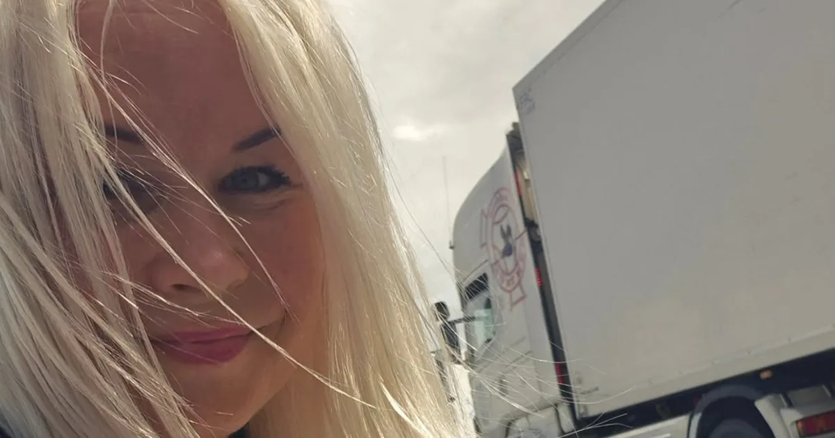 Hier stockt der Atem: „Trucker Babe"-Lissy im Sommer-Kleid