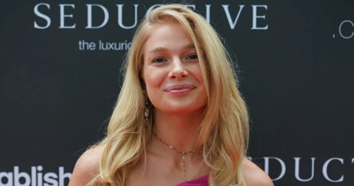 Lola Weippert In Heißer Po Se Sexy Anblick In Unterwäsche