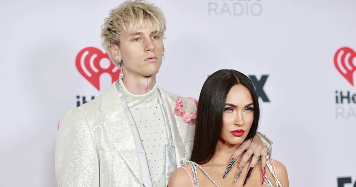 Megan Fox' Partner Machine Gun Kelly lässt Oberkörper schwärzen