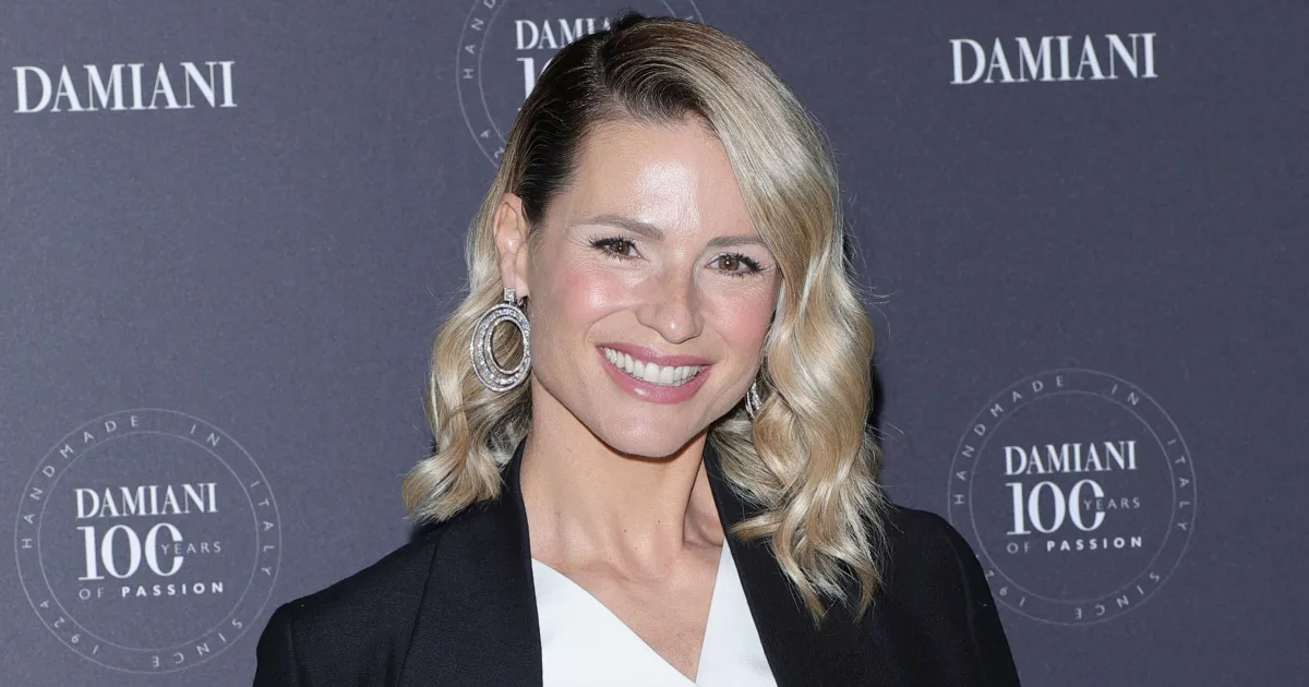 Hüllenlos in der Dusche: Nippel-Blitzer bei Michelle Hunziker