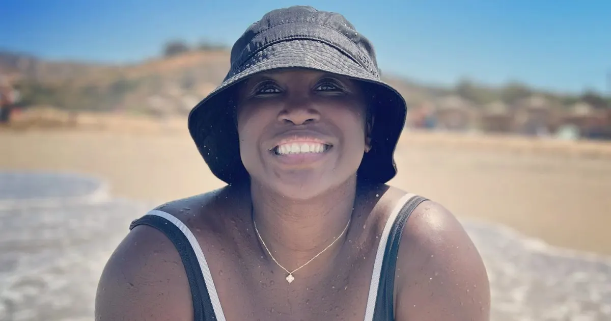 Sexy Beach-Babe: Motsi Mabuse im engen Badeanzug