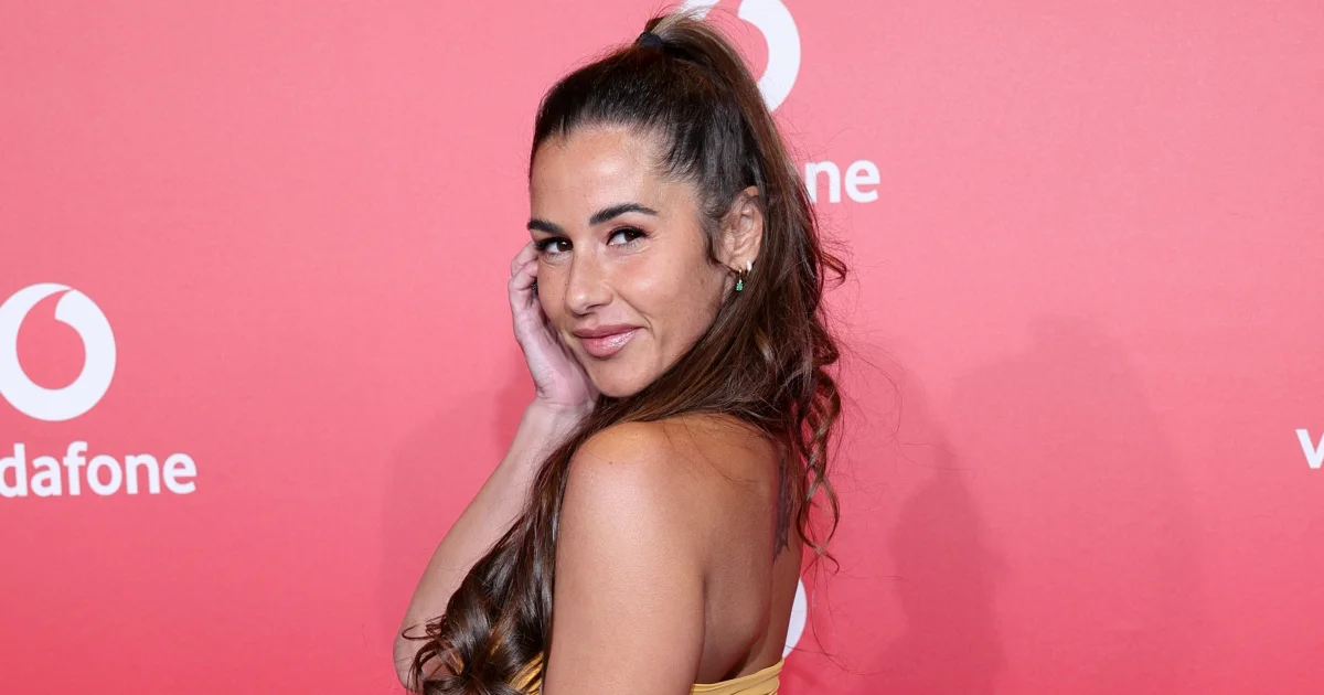 Schönes Beach-Babe: Sarah Engels im Sommer-Look