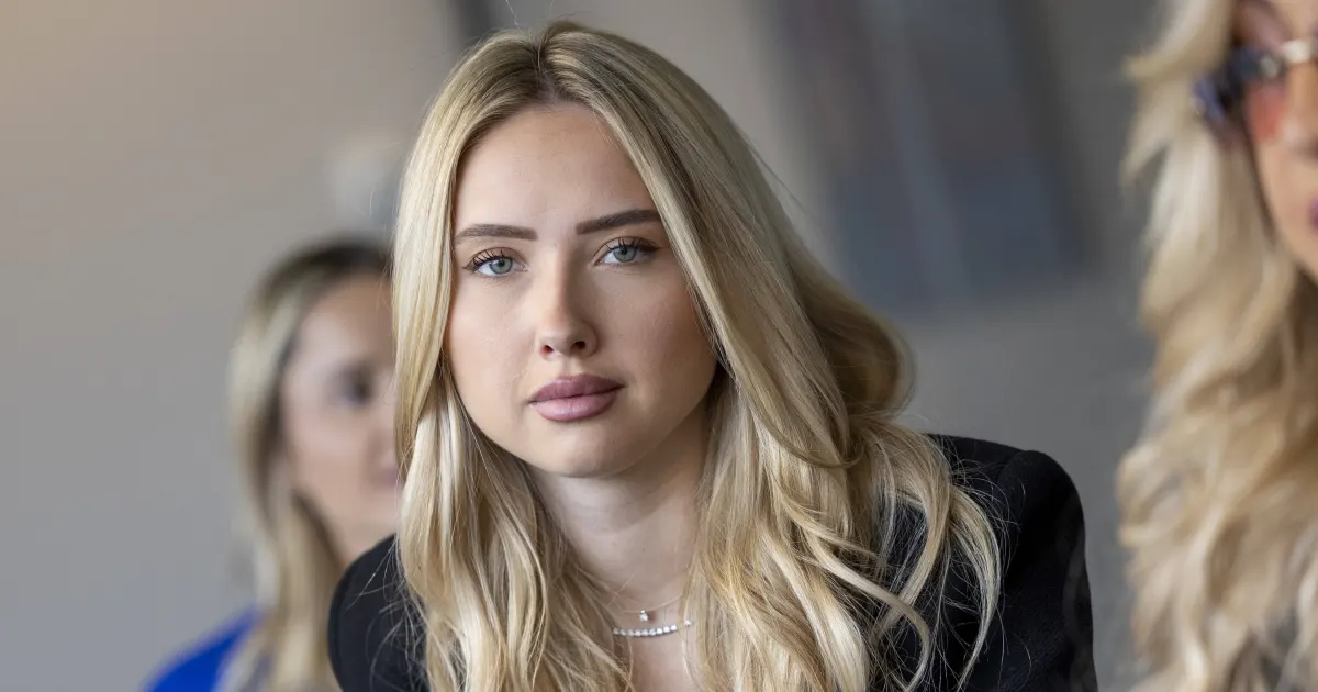 Diese Beine! Shania Geiss begeistert im Badeanzug