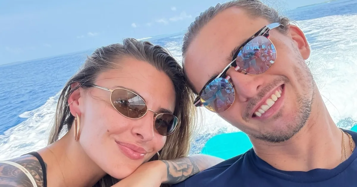 Urlaubs-Einblicke: Sophia Thomalla und ZAlexander verev verliebt