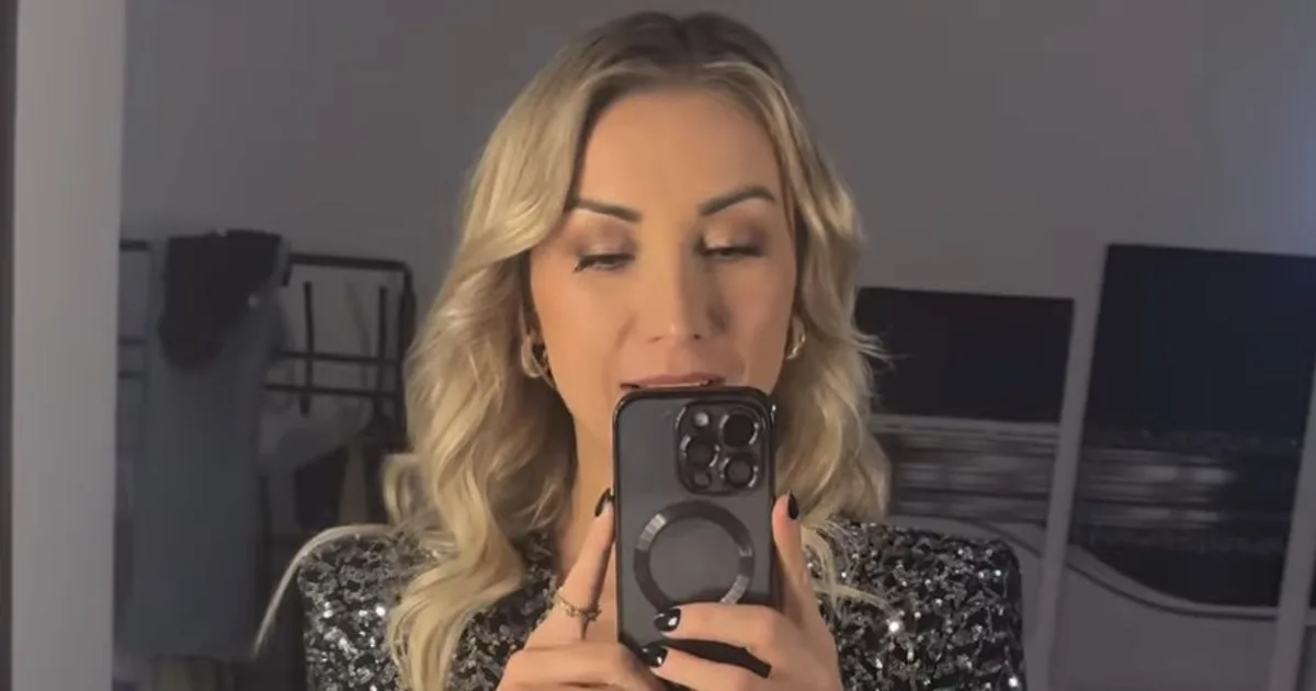 Heiße Glitzer-Looks: Schlager-Stars funkeln in freizügigen Styles