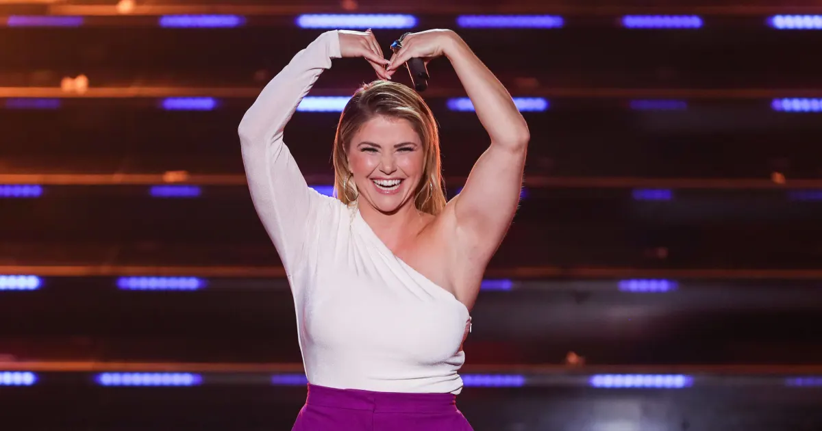 Beatrice Egli im durchsichtigen Oberteil - was für ein Ausschnitt