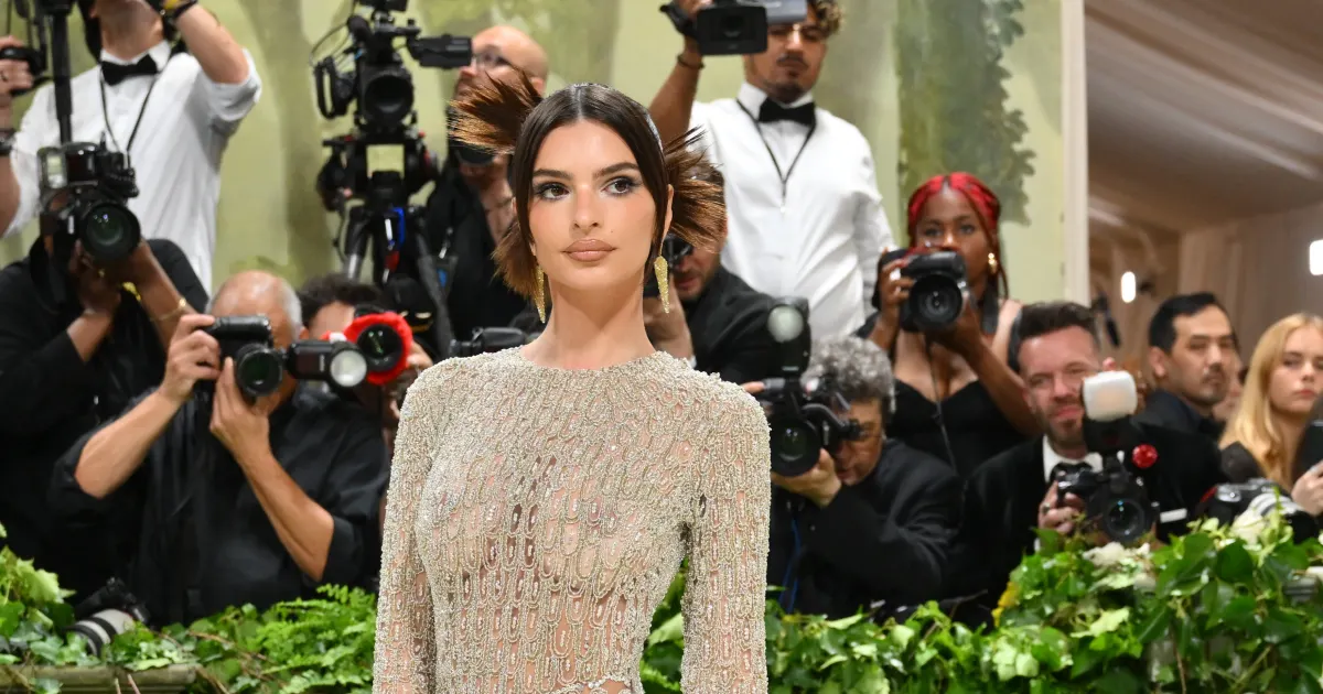 Heißester Look der Met Gala: Emily Ratajkowski hüllenlos