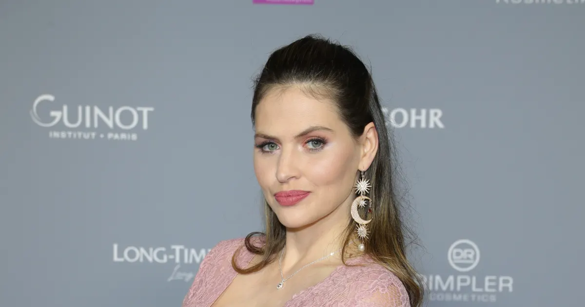 Hana Nitsche • Profil, Steckbrief, Bilder & News • Promipool.de