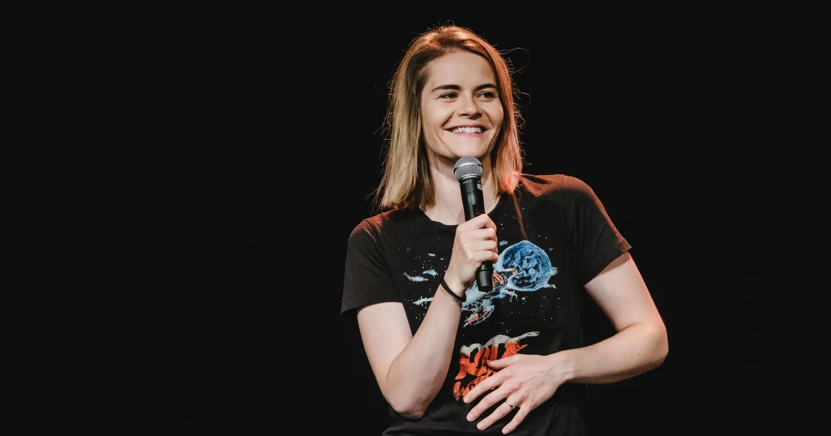 Hazel Brugger: Steckbrief, News und Bilder | Promipool