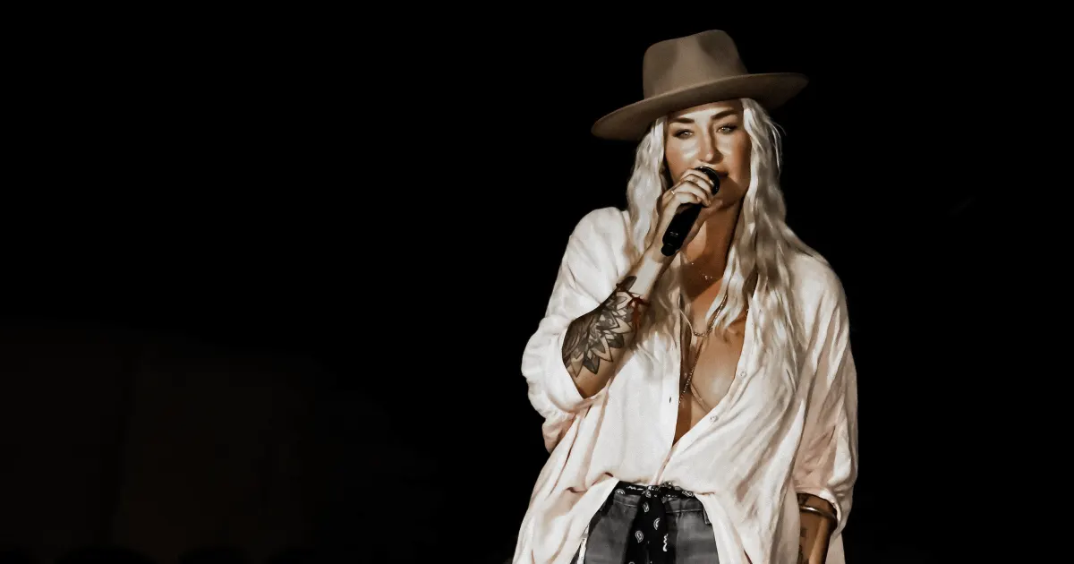 Hier stockt der Atem: Sarah Connor reitet im Body
