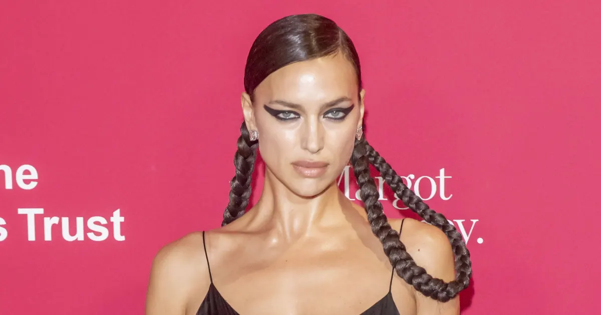 Irina Shayk im Tanga-Body: Hier zeigt sie ihre heiße Kehrseite Irina Shayk im Tanga-Body: Hier zeigt sie ihre heiße Kehrseite