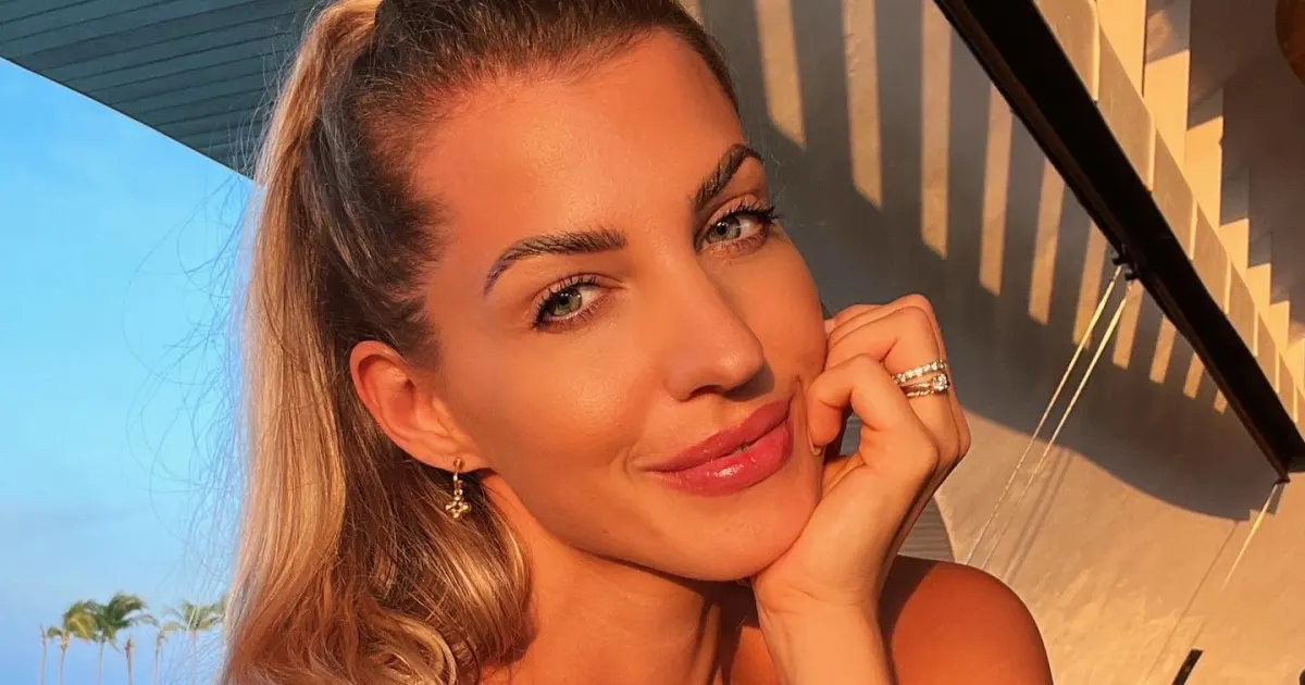 „Nicht so einfach“: Sarah Harrison spricht über Alltag