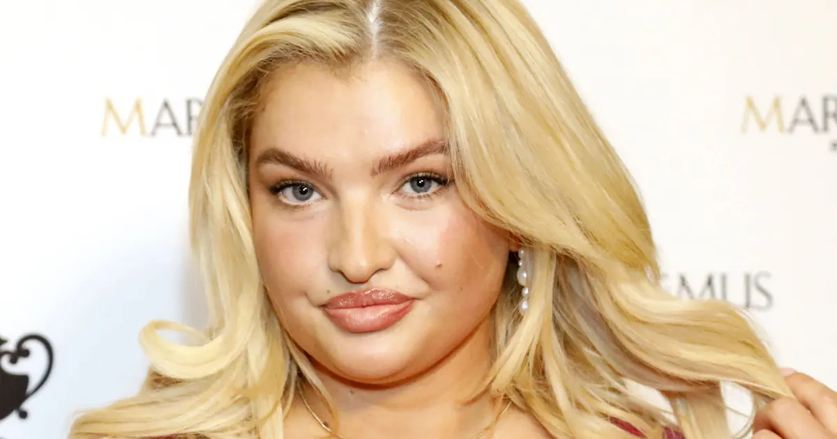 Im knappen Negligé: Sarina Nowak macht alle wild