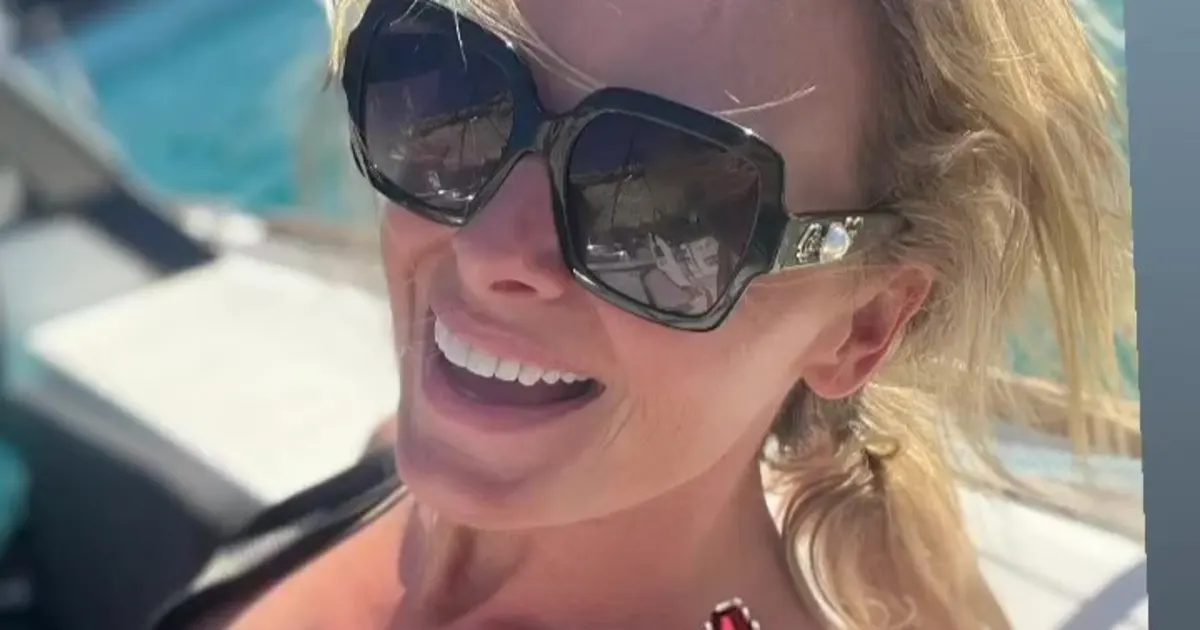 Was für ein Ausschnitt: "Bares für Rares"-Susanne Steiger sexy