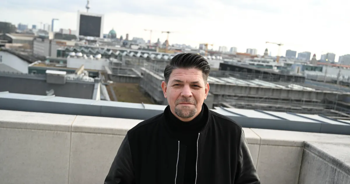 Tim Mälzer verbindet Story mit „Kitchen Impossible“-Gegnerin
