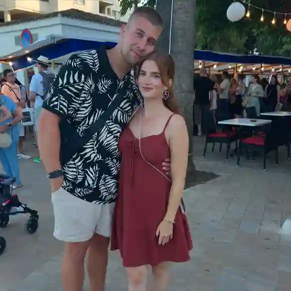 Stars, die sich 2024 verlobt haben: Sängerin Carly Rae Jepsen