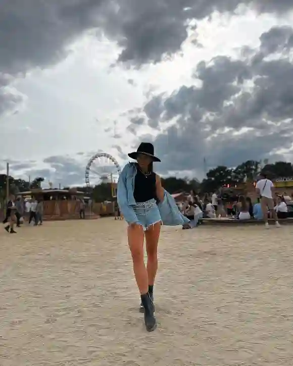 Die Heißesten Looks Von Jana Wosnitza