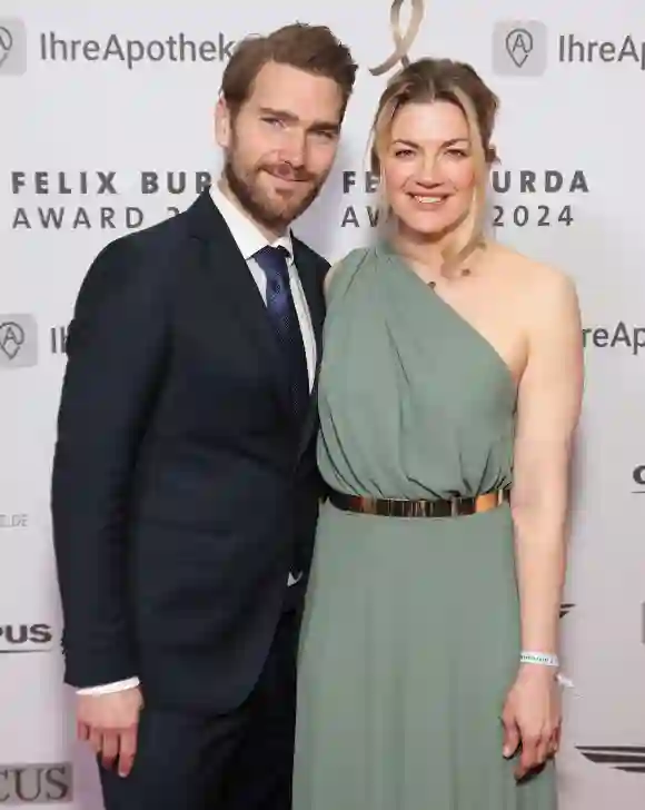 Promi-Hochzeiten 2024: "Bridgerton"-Star hat sich getraut